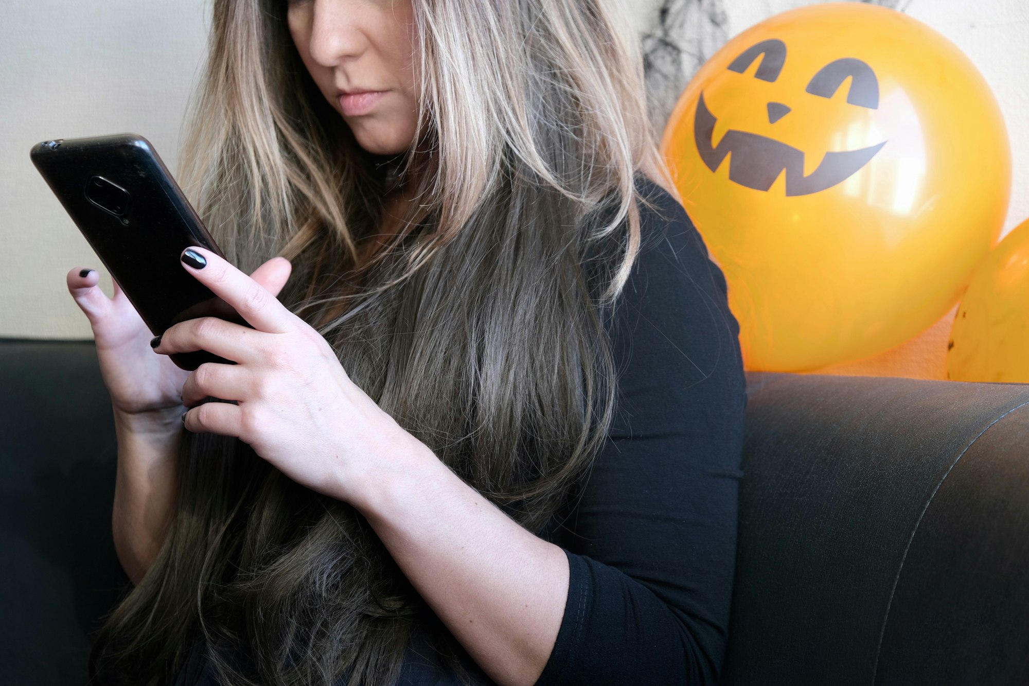 Comprendre les rouages du swipe sur Tinder - Roulette-chat